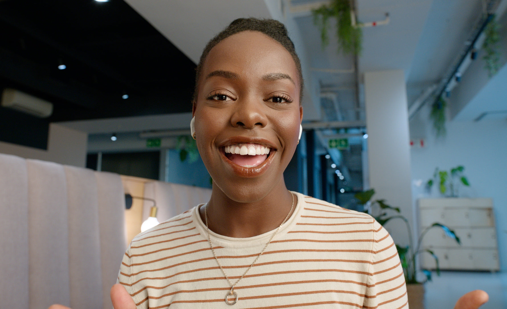 The Power of Eye Contact in Video Calls – iContact Camera